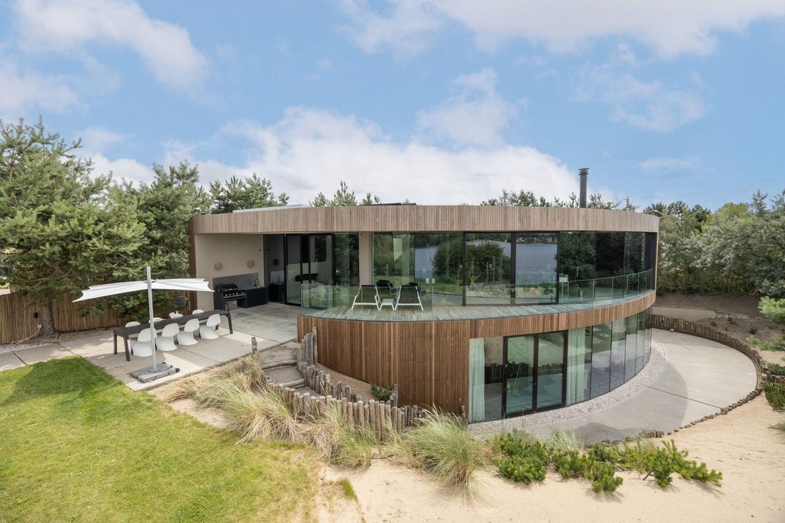 Villa, Located In A Fantastic Spot Within In Breda, North Brabant ...