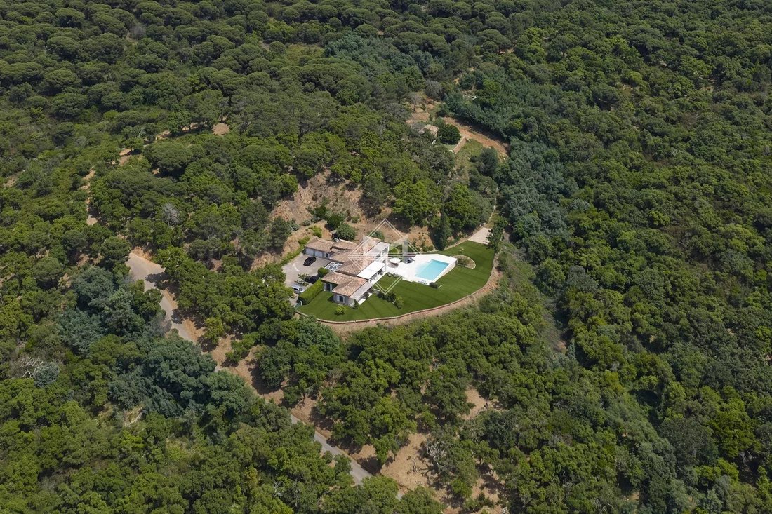 Property Surrounded By In La Croix Valmer, Provence Alpes Côte D'azur ...