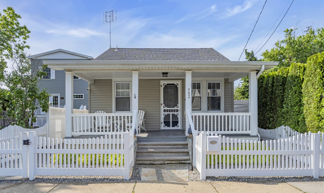 Charming Cottage Style Home In Belmar, New Jersey, United States For ...