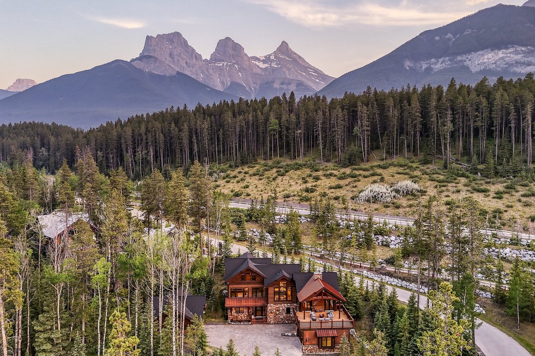 Private Mountain Sanctuary In Canmore, Alberta, Canada For Sale (15787800)