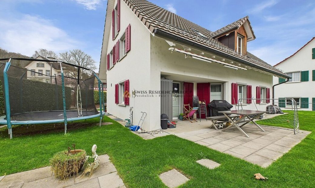 Wohnoase Für Familien – Freistehendes Traumhaus In Neerach, Zurich ...