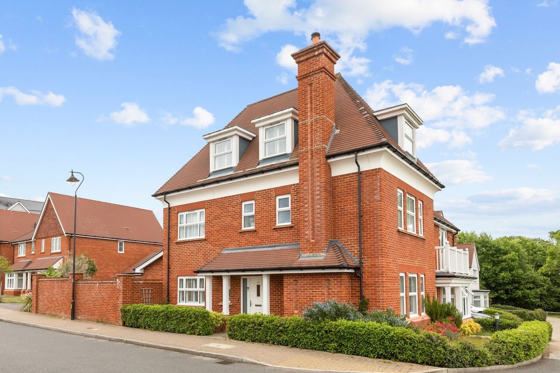 House Horsham In Horsham, England, United Kingdom For Sale (15785084)