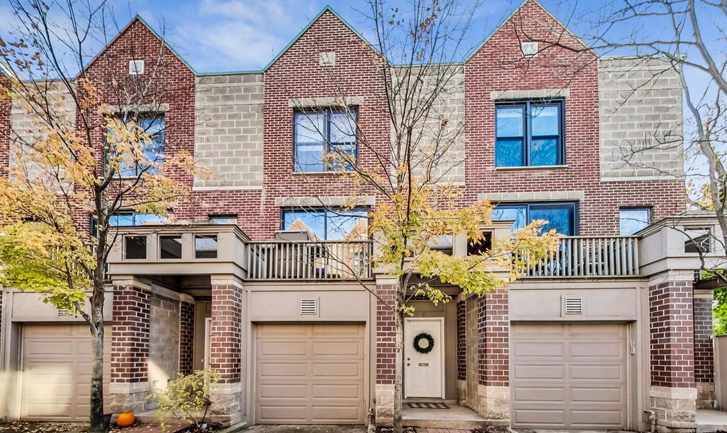 Villa/Townhouse Chicago United States In Chicago, Illinois, United ...