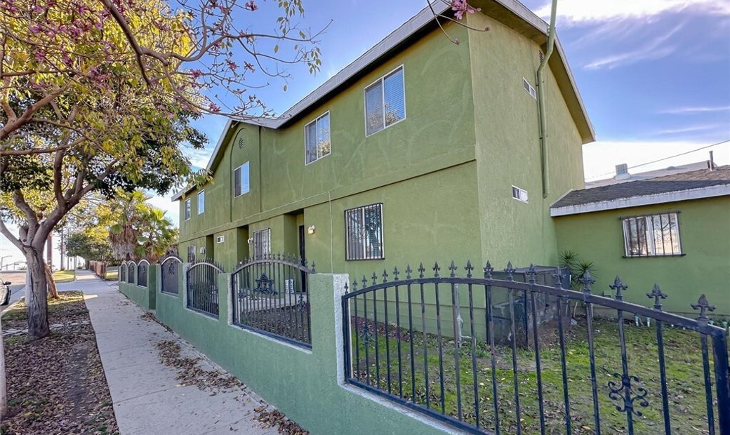 Fourplex In Los Angeles, California, United States For Sale (15793018)