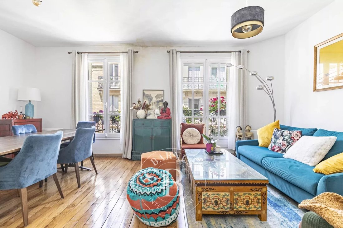 Paris 15 Mairie Period Building Fully In Paris, île De France, France ...