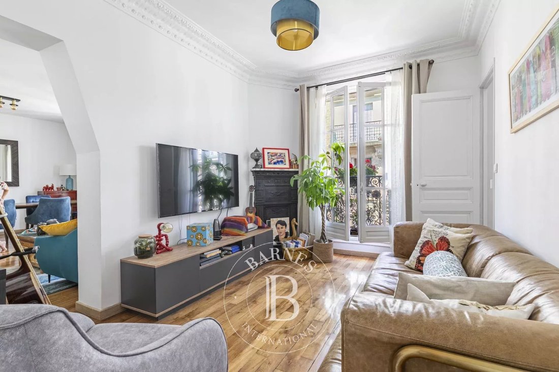 Paris 15 Mairie Period Building Fully In Paris, île De France, France ...