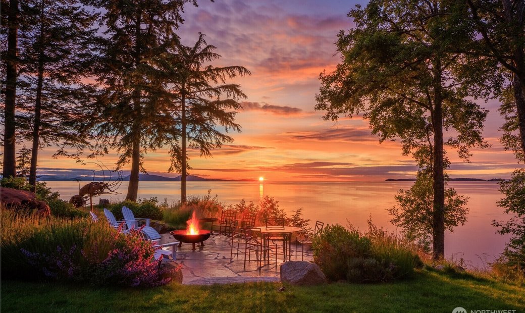 Timeless Waterfront Island Classic In Eastsound, Washington, United ...
