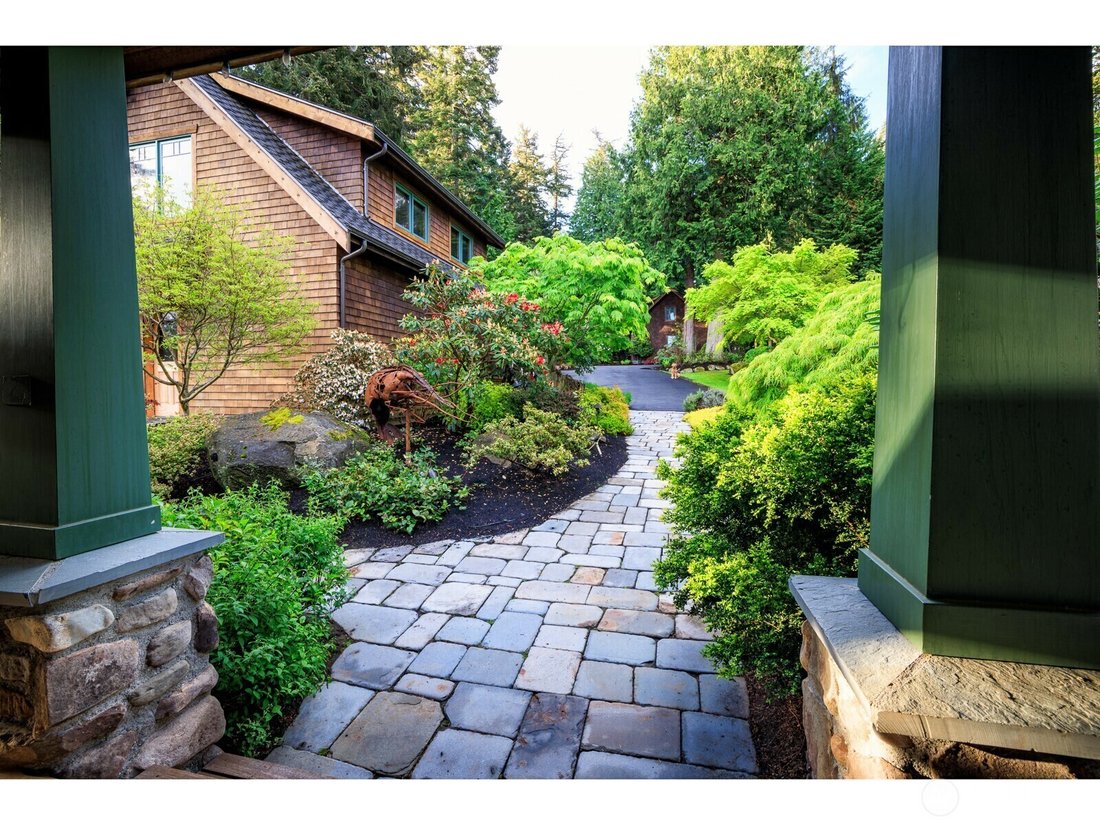 Timeless Waterfront Island Classic In Eastsound, Washington, United ...