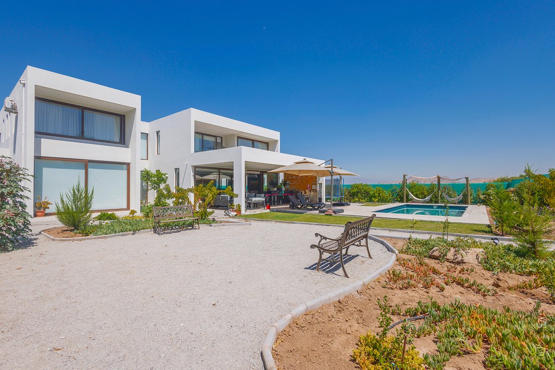 Mediterranean Style House In In Chicureo, Santiago Metropolitan Region ...