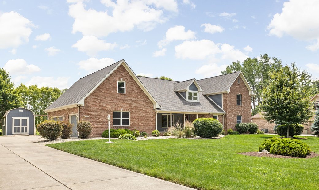 Stunning Greenfield Property With Pond In Greenfield, Indiana, United ...