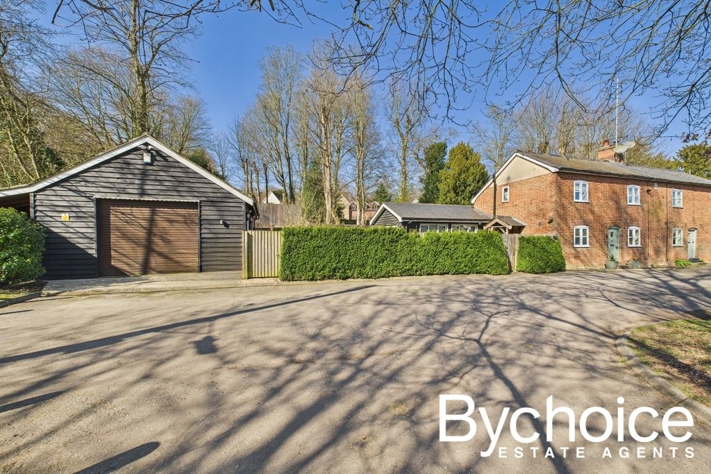 A Charming Three Bedroom Cottage In The In Boxford, England, United ...