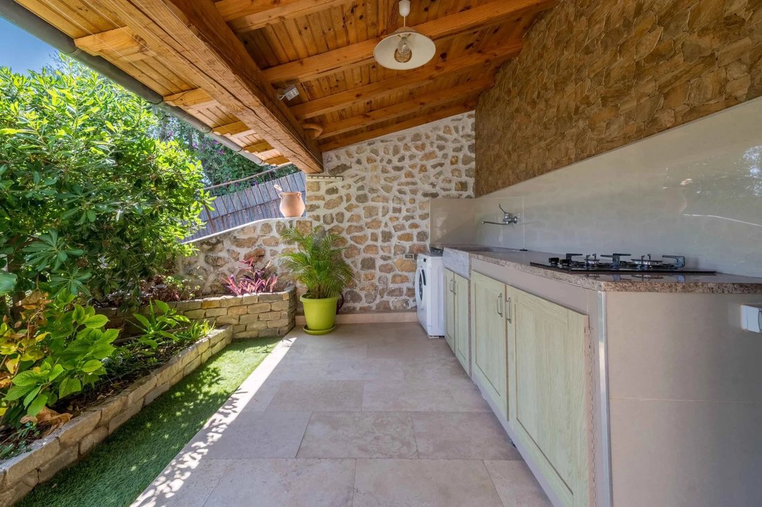 Falicon House In Falicon, Provence Alpes Côte D'azur, France For Sale ...