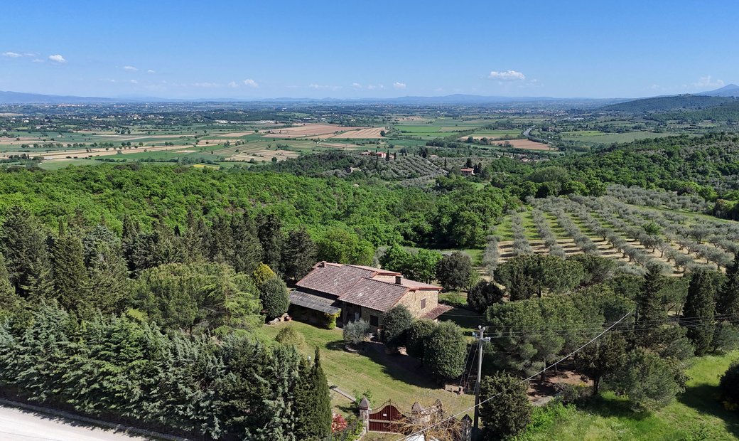 Stone Villa With Panoramic View Of The Val Di In Sinalunga, Tuscany ...