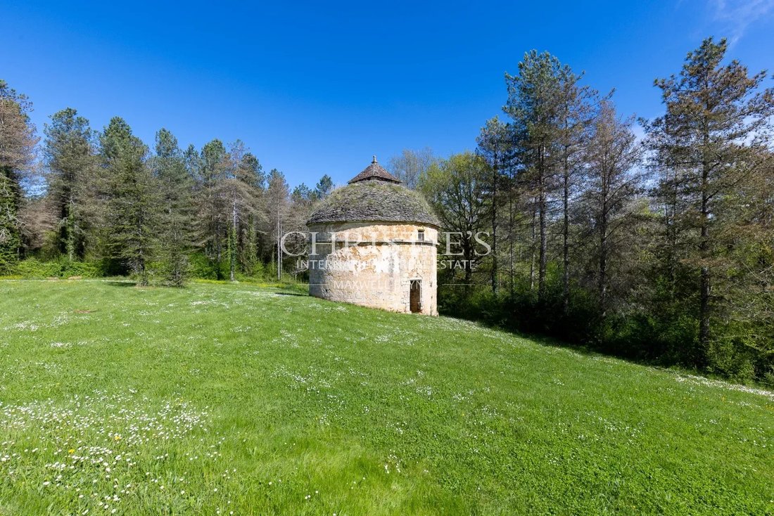 Stunning Estate Featuring Five In Villeréal, Nouvelle Aquitaine, France ...