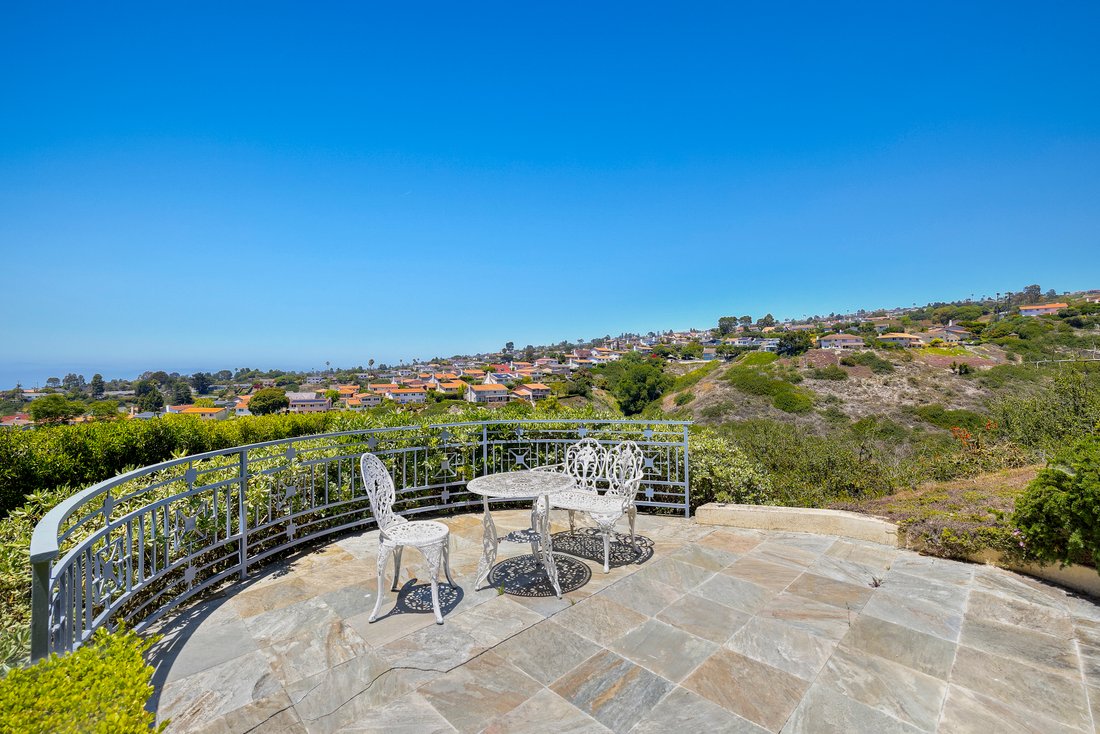 6883 Crest Road, Rancho Palos In Rolling Hills, California, United ...