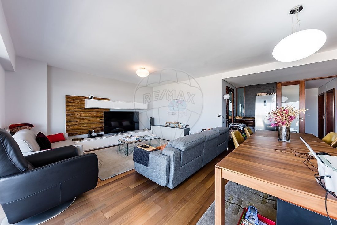 Apartamento T4 Em Linda A Velha / In Linda A Velha, Lisbon, Portugal ...