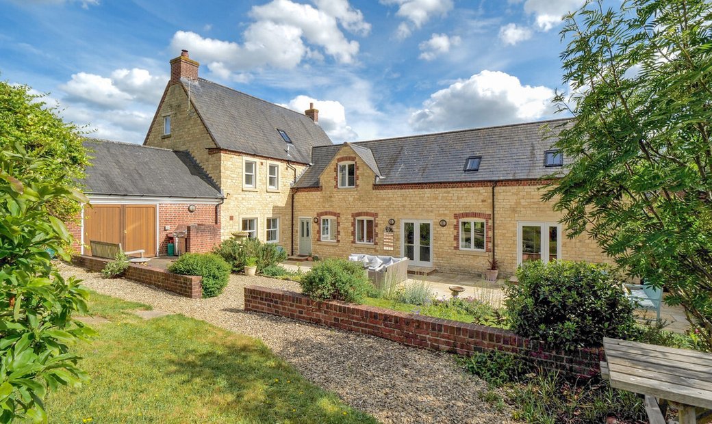 6 Bedroom Detached House For Sale In In Gawcott, England, United ...