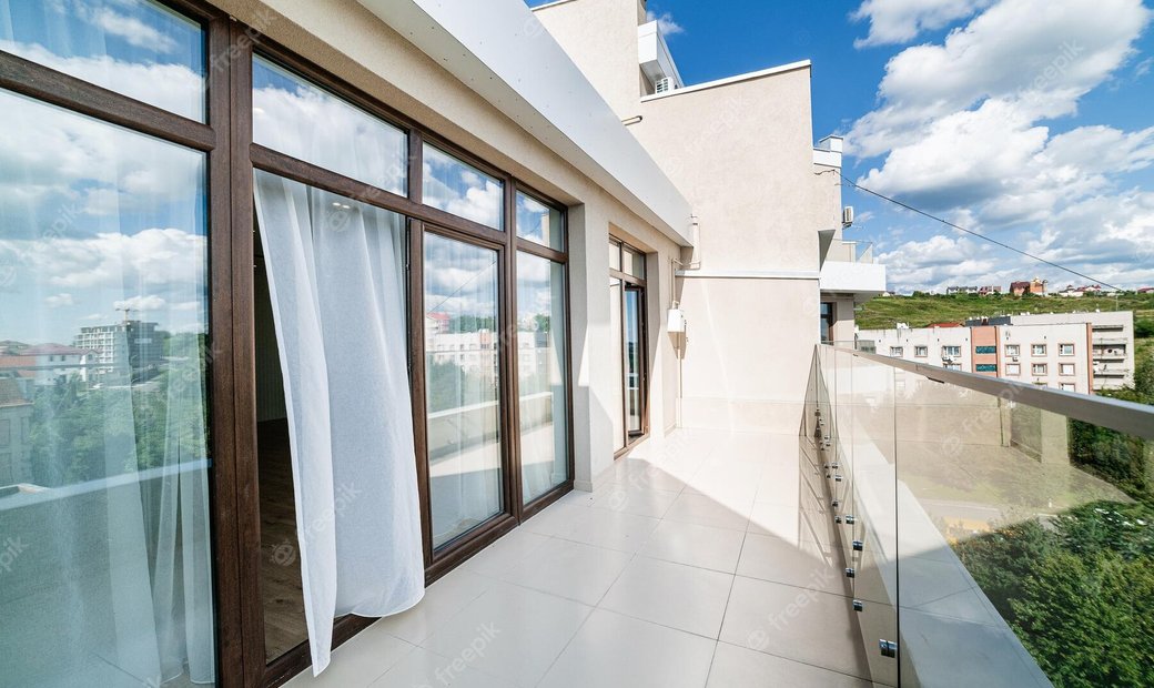 Beau 3 Pièces : Balcon In Paris, France For Sale (15826458)