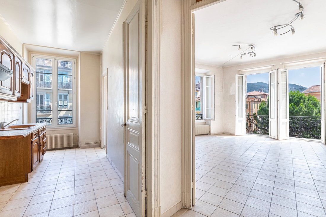 Bright Apartment With Balconies And In Nice, Provence Alpes Côte D'azur ...