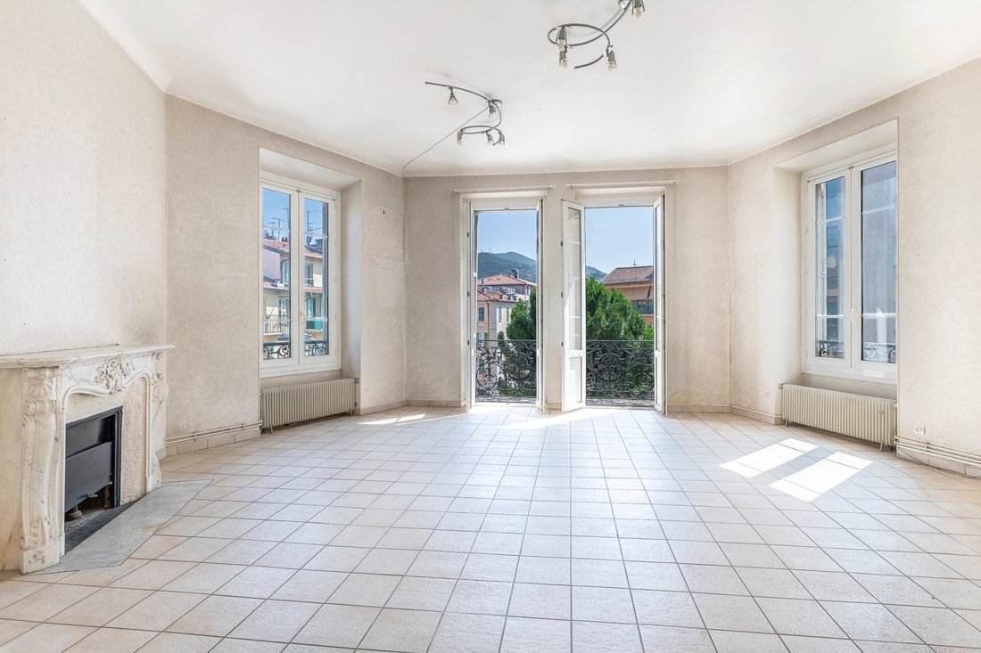 Bright Apartment With Balconies And In Nice, Provence Alpes Côte D'azur ...