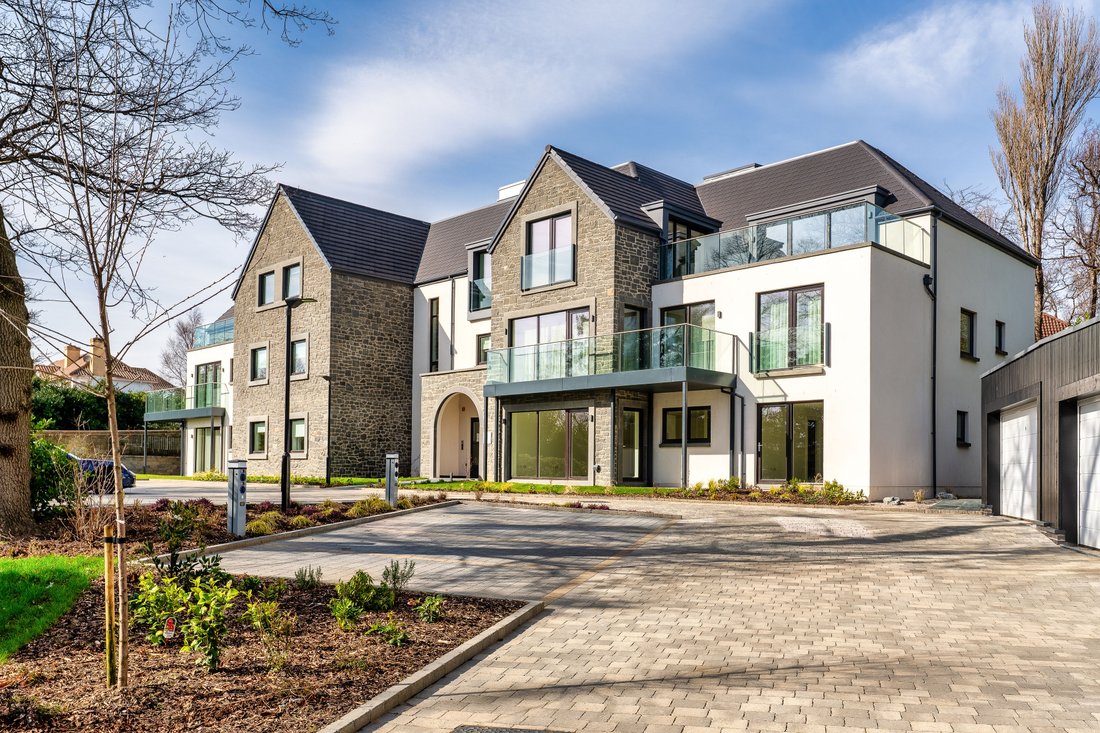 Penthouse Apartment In Desirable Edinburgh In Cramond, Scotland, United ...