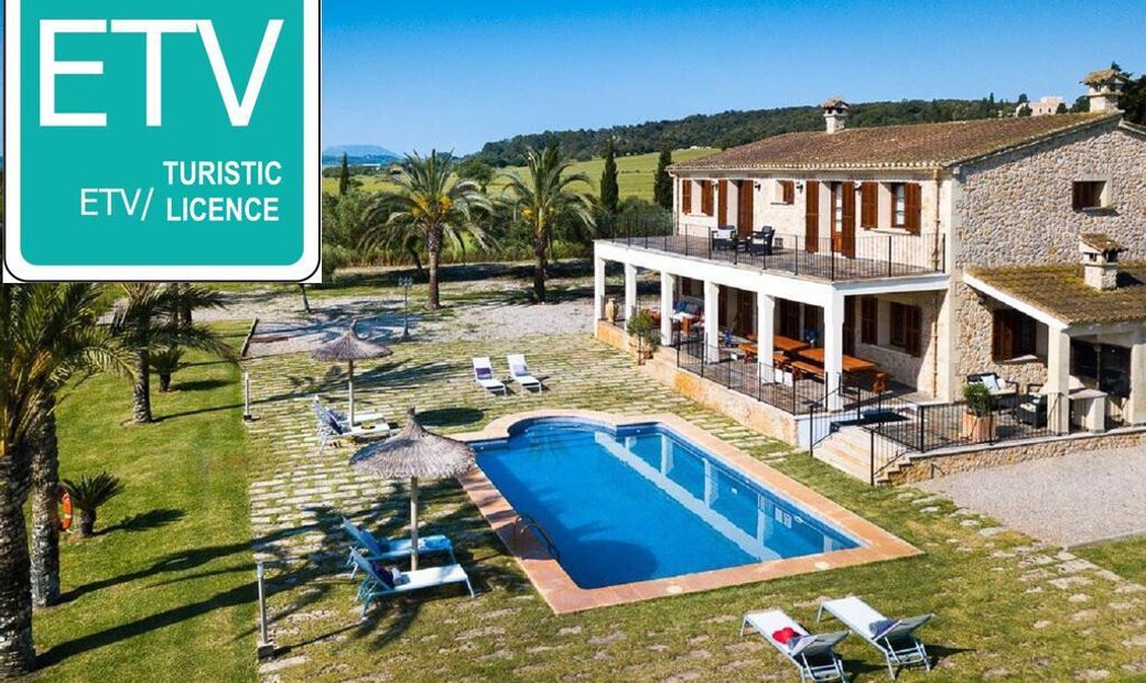 Einzigartige Finca In Malerischer Umgebung In Sineu, Balearic Islands ...