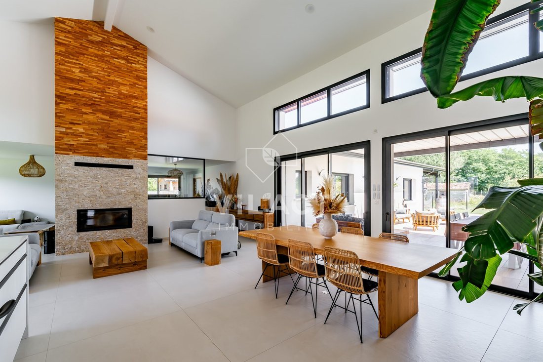 Mios Contemporaine In Mios, Nouvelle Aquitaine, France For Sale (15830578)