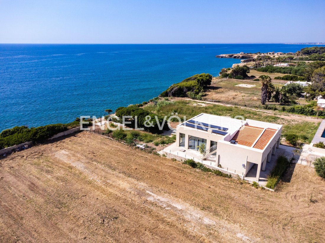 Design Villa Overlooking The Sea Of Avola In Gallina, Sicily, Italy For ...