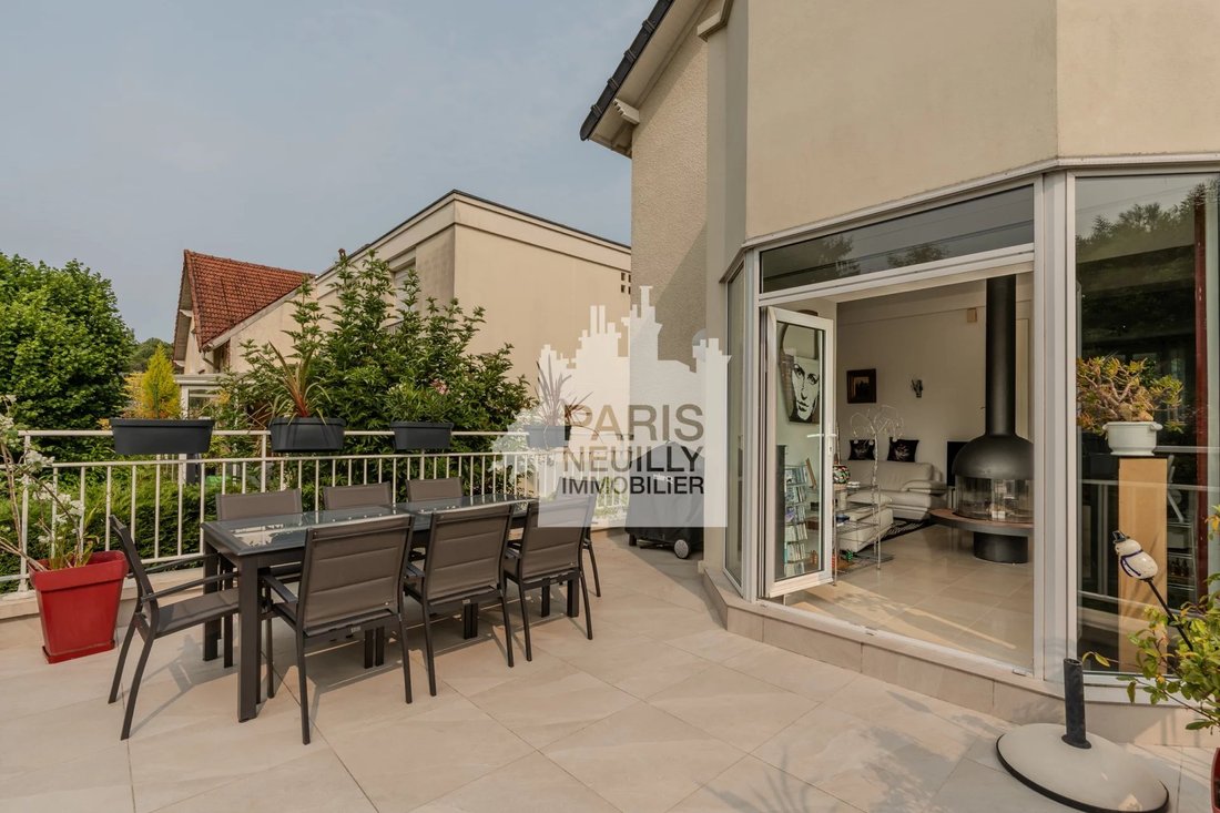 Versailles House In Versailles, île De France, France For Sale (15837471)