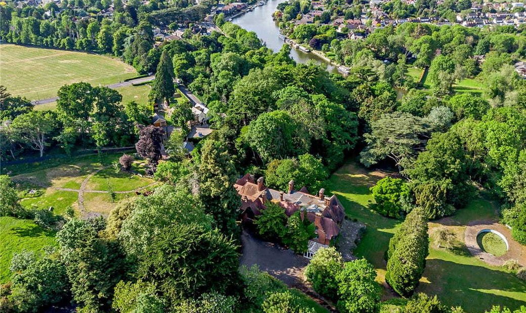 Priest Hill, Old Windsor Sl4 In Old Windsor, England, United Kingdom ...