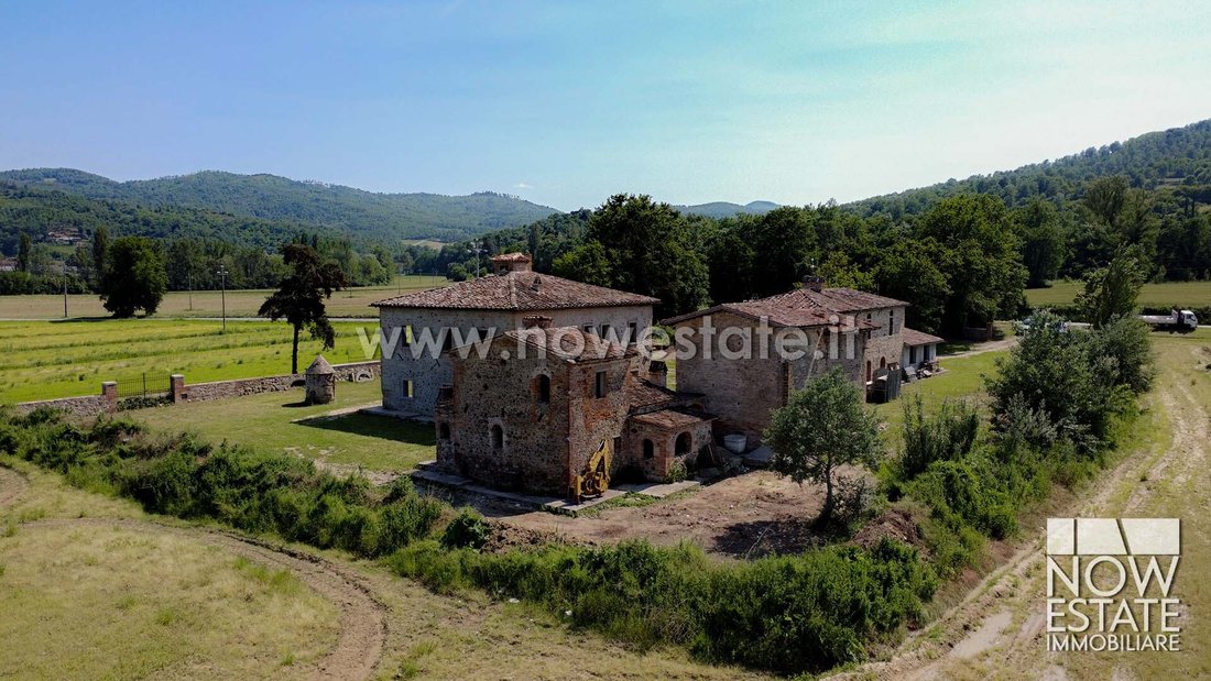 Real Estate Compound In Città Di Castello, Italy For Sale (15828788)