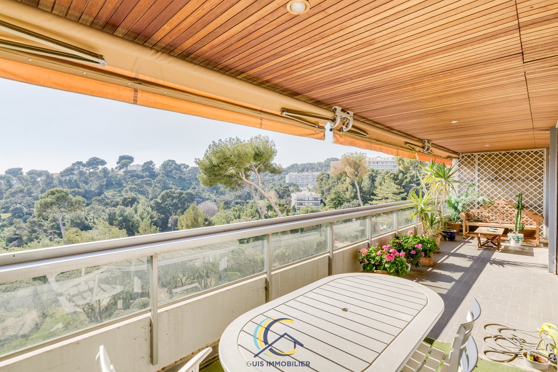 Vue Imprenable Sur La Mer Et Dans Marseille, Provence Alpes Côte D'azur ...