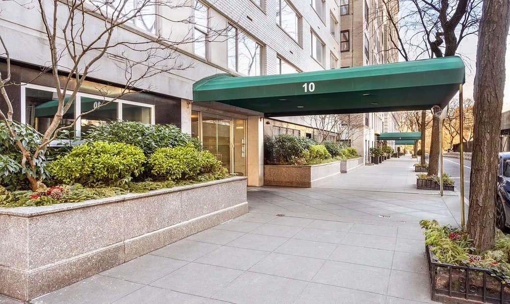 10 East 70th Street In New York, New York, United States For Sale ...