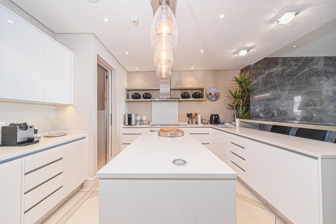 Apartment Johannesburg In Johannesburg, Gauteng, South Africa For Sale ...