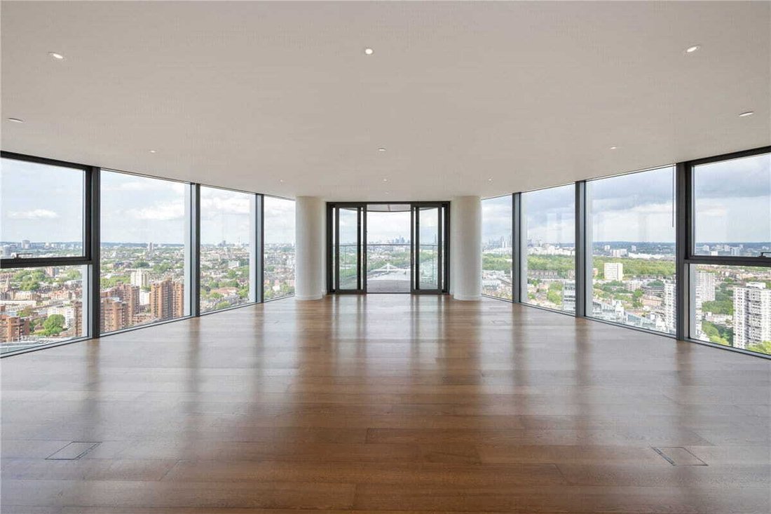 Waterfront Drive, Chelsea Waterfront Sw10 In London, England, United ...