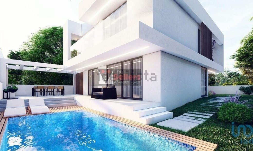 Almada Town House In Almada, Setubal, Portugal For Sale (15858289)