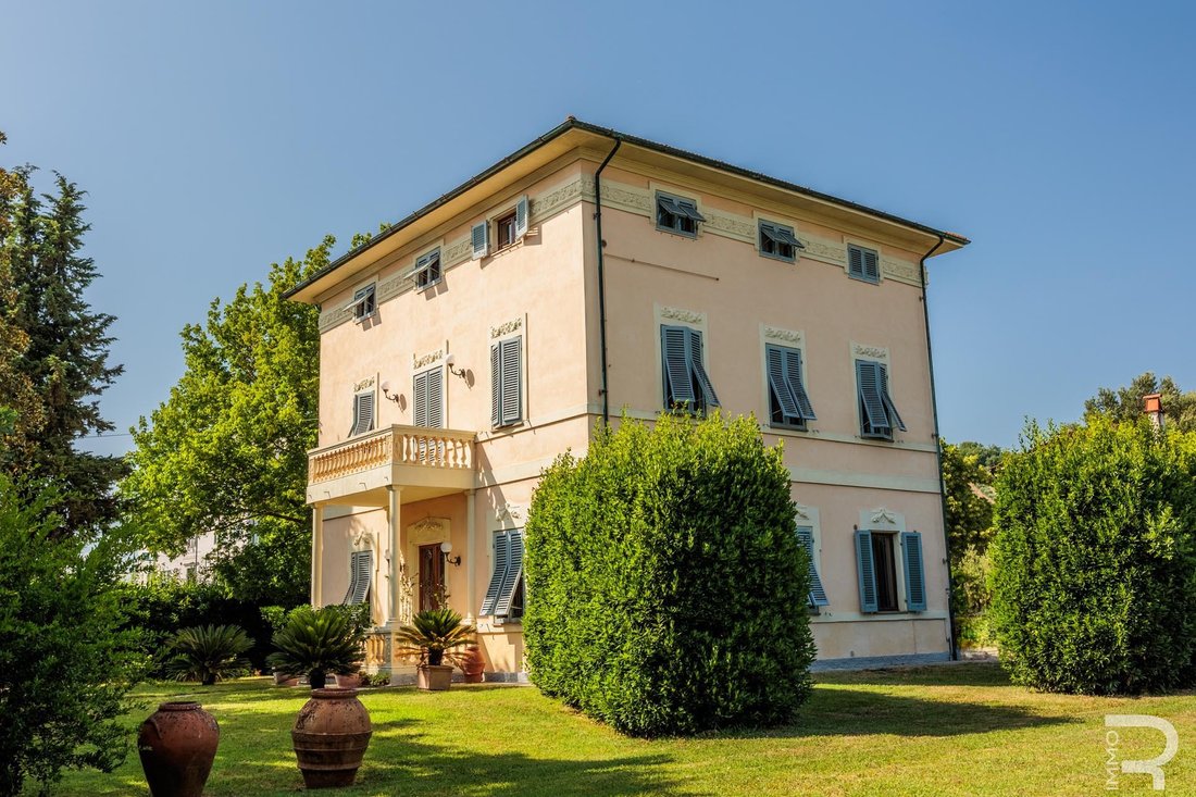 Historic Villa In The Heart Of Porcari In Porcari, Tuscany, Italy For ...