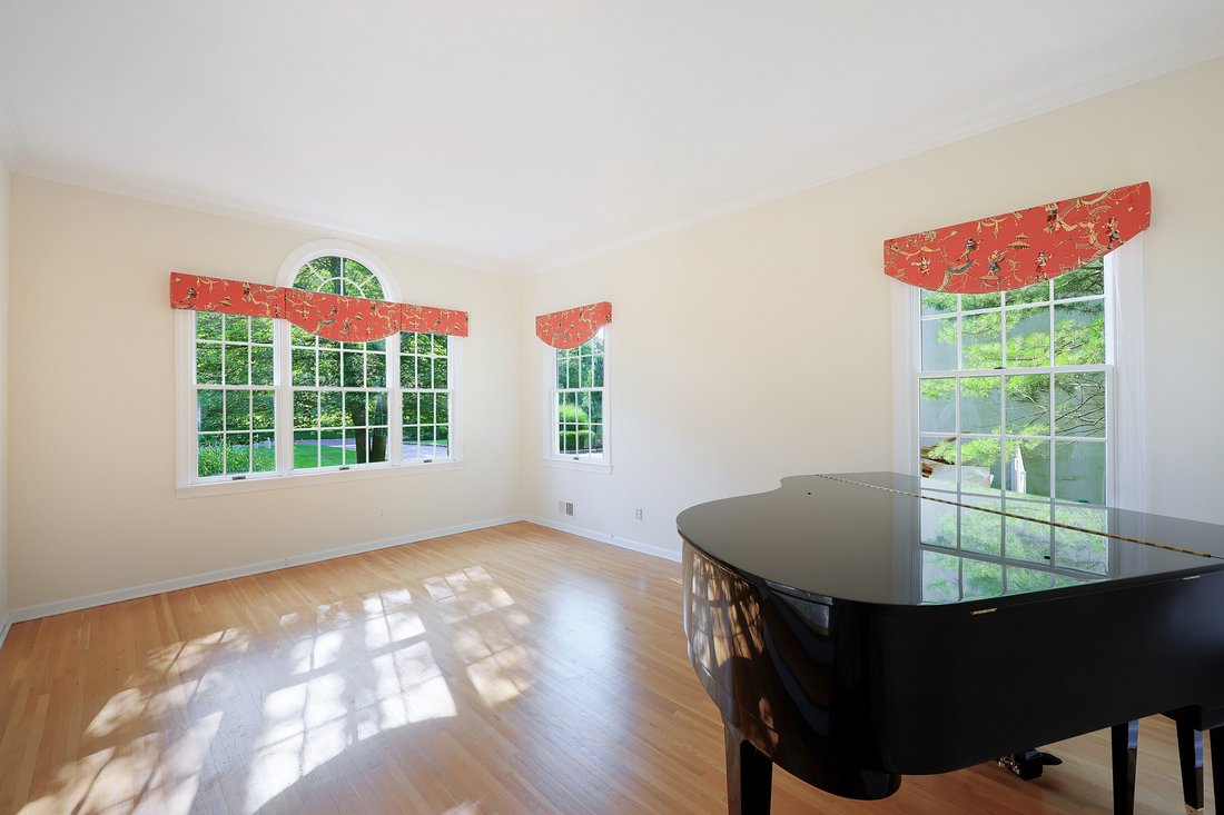 Classic Charm Meets Modern Elegance In Warren, New Jersey, United ...