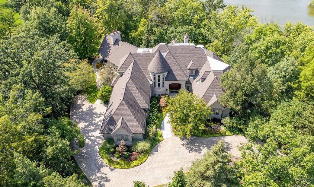 Madison Oaks In Burr Ridge, Illinois, United States For Sale (15865622)