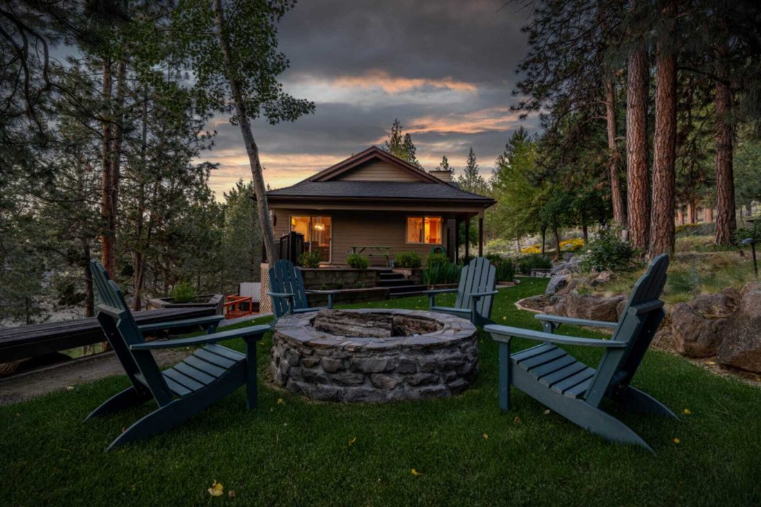 1930 Nw Brogan Place Bend, Or 97703 In Bend, Oregon, United States For ...