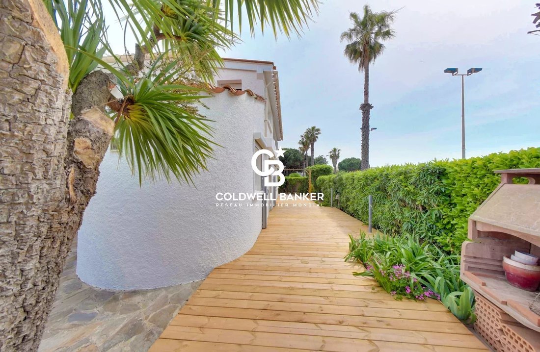 Rare, Just Steps From The Sea In Canet En Roussillon, Occitanie, France ...