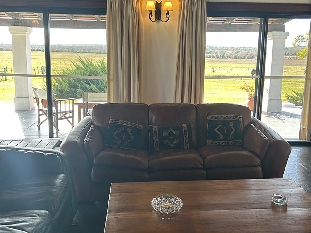 Ranch/Farm Of 556 Hectares In Los Arrayanes, Río Negro Department ...