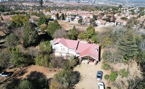 Luxury homes with terrace for sale in Halfway Gardens, Midrand, Gauteng ...