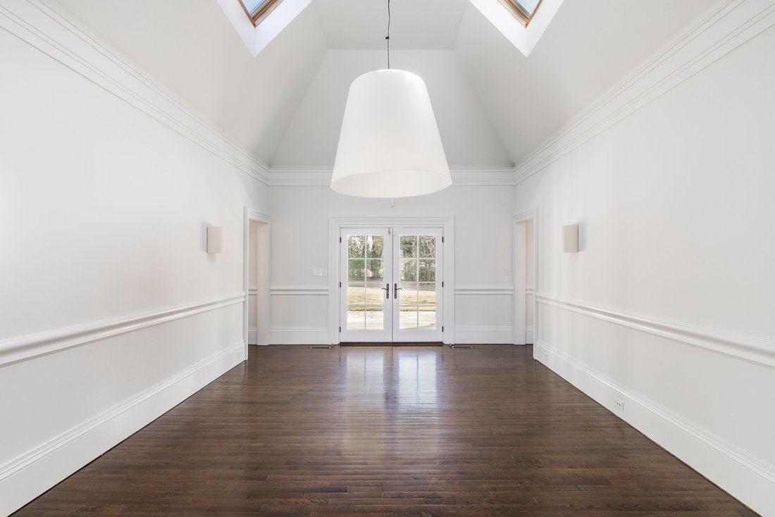 18 North Dr Sag Harbor, New York In Sag Harbor, New York, United States ...