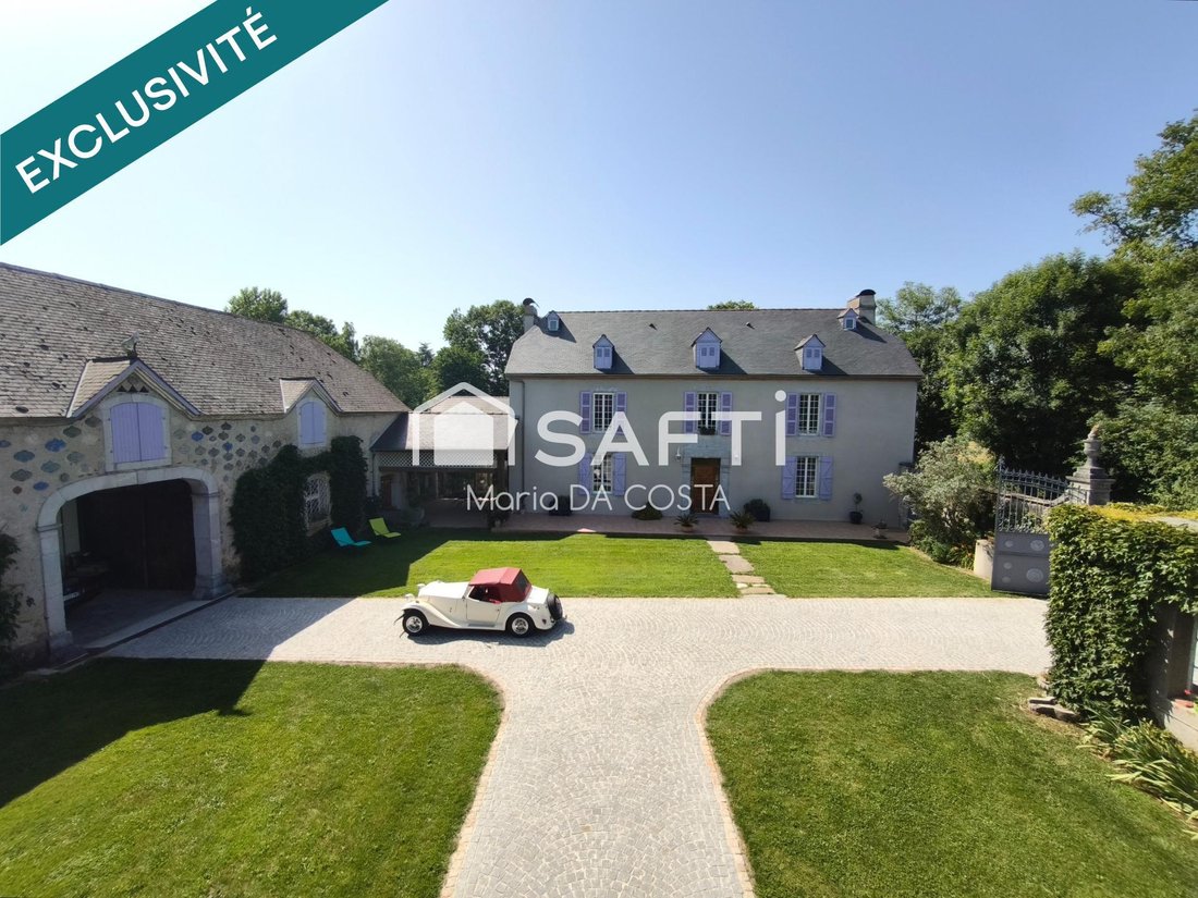 Propriété Béarnaise D'exception Avec Granges In Pau, Nouvelle Aquitaine ...