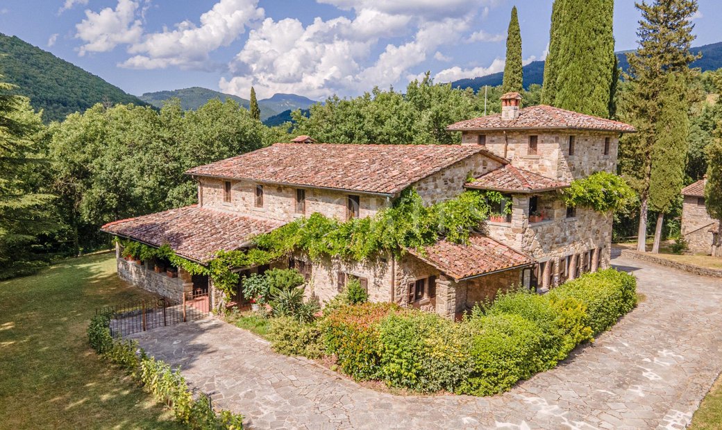 Chiusi Della Verna Country House In Chiusi Della Verna, Tuscany, Italy ...