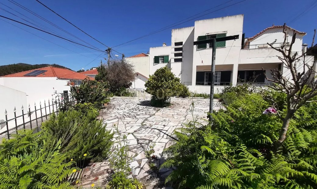 Stunning 3 Bedroom Home In Loures With Garage & Balconies In Lousa ...