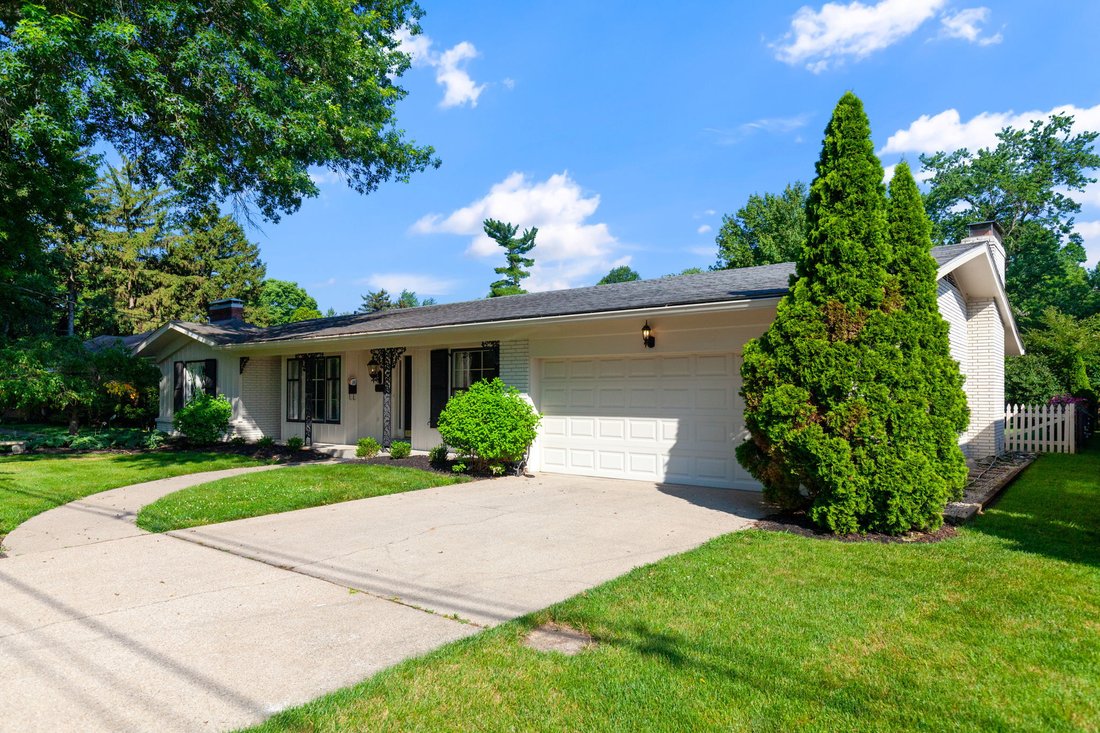 3215 Dundee Road, Louisville, Ky In Watterson Park, Kentucky, United ...