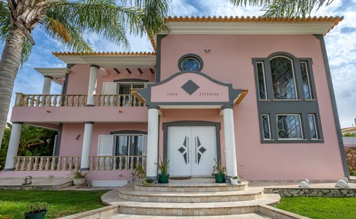 Luxury villas with vineyard / winery for sale in Estombar e Parchal ...