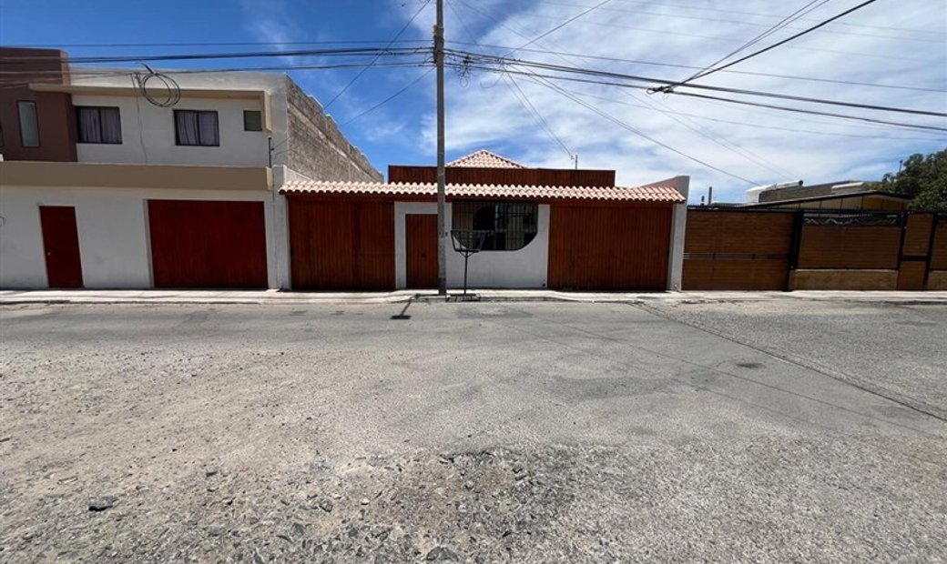 Casa En Venta En José Miguel Carrera 3798 In Calama, Antofagasta, Chile ...